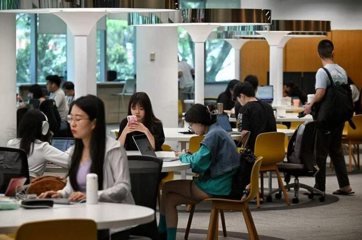 With generative AI, do we still need unis? | SMU Newsroom