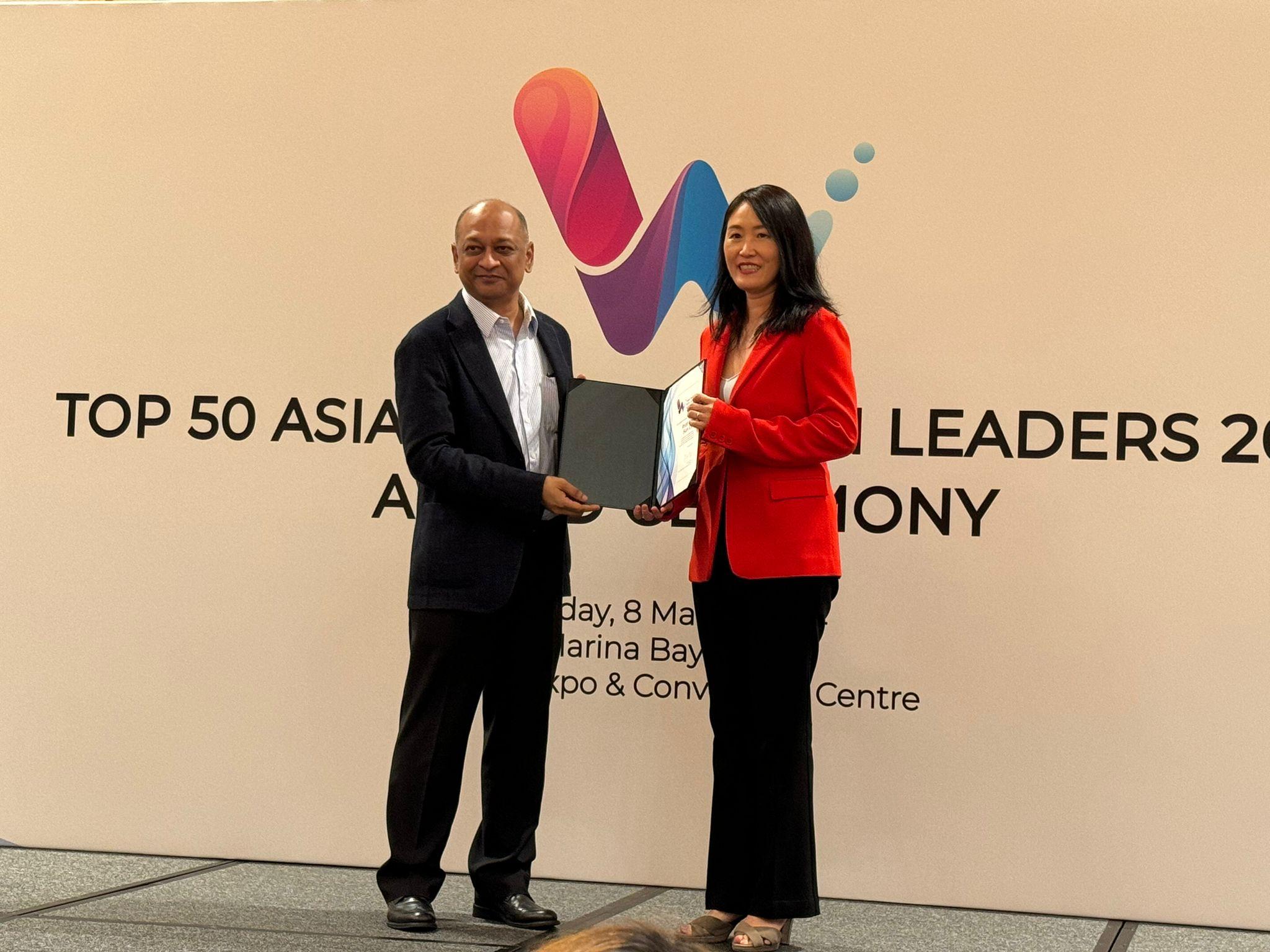 SMU Professor Sun Sun Lim wins Asia Women Tech Leaders Award | SMU Newsroom